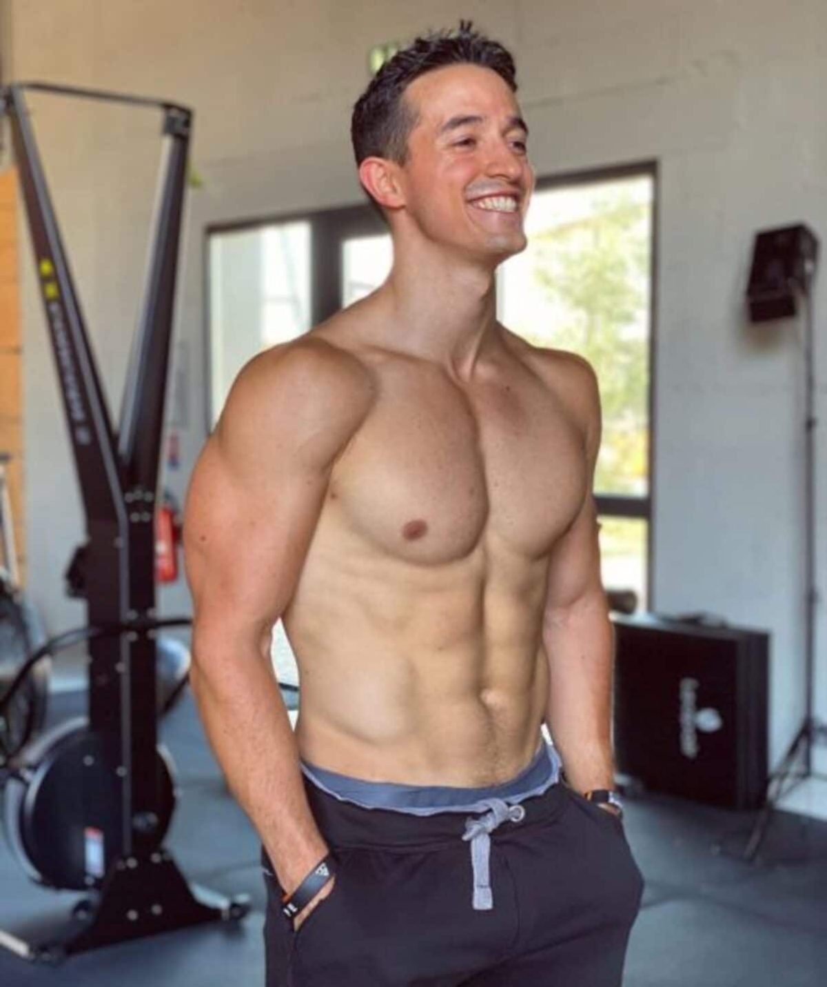 Tibo InShape: Bio, age, taille, fortune, vie privée (2026)