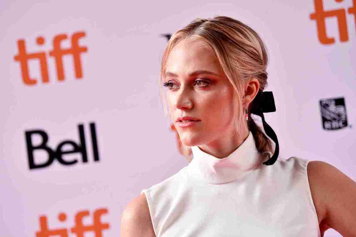 Maika Monroe Age, Height, Movies, Net Worth, Husband (2026)