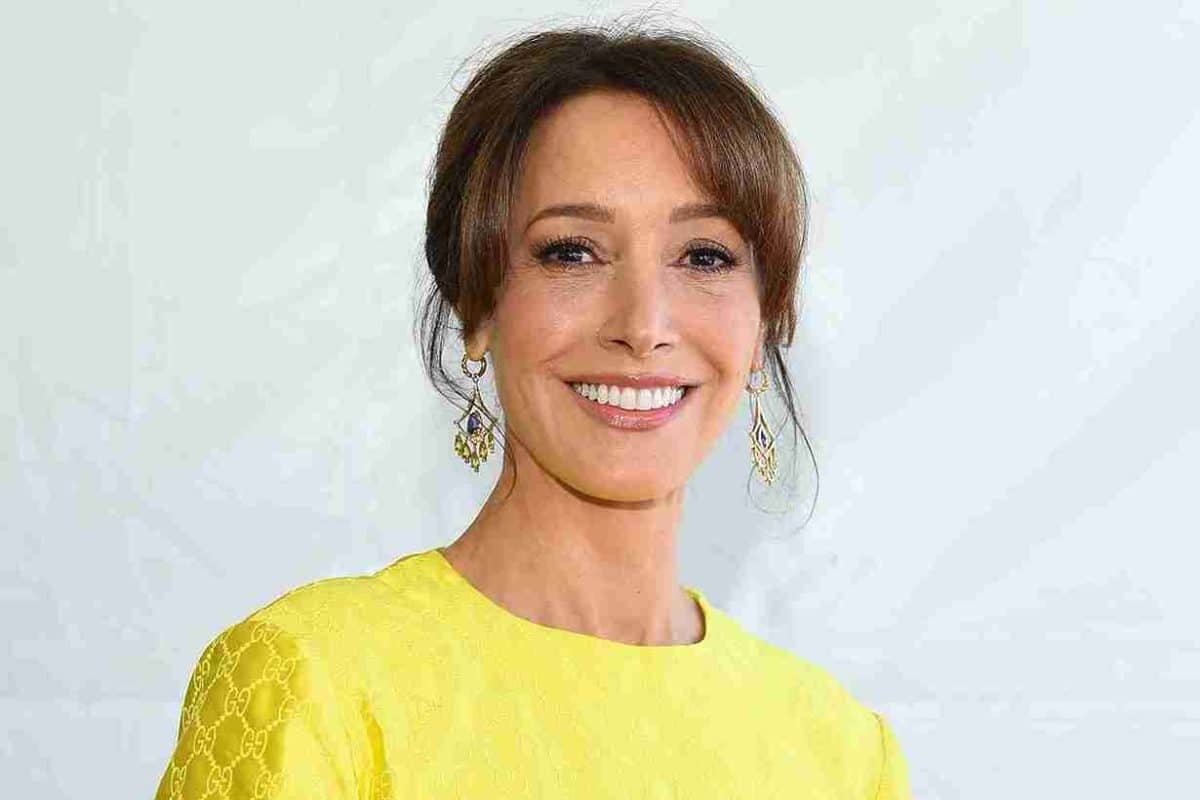 Jennifer Beals bio: height, age, husband, net worth (2026)
